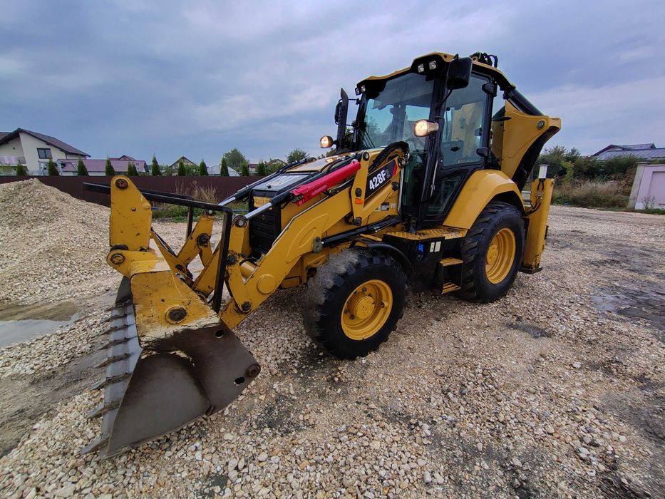 Buldoexcavator CAT 428F2 Brasov • OLX.ro