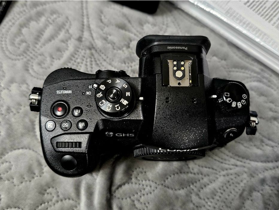 Camera body PANASONIC GH5, full box, 4k, montura mft ,impecabilă ...