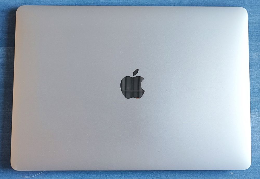 Macbook Air A2179,Retina Display,8GB, SSD 256, MacOs Sequoia ! Brasov ...