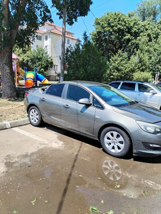 Opel Astra J 2018 Slobozia • OLX.ro