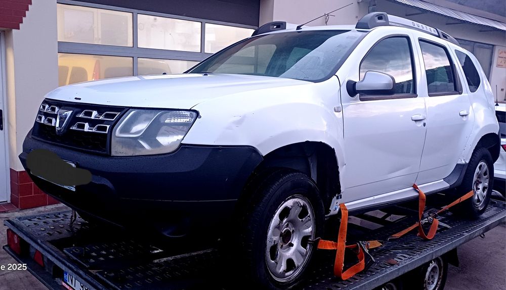 Dacia Duster 4x4 1.5 dci 2015 motor avariat Piatra Neamt • OLX.ro