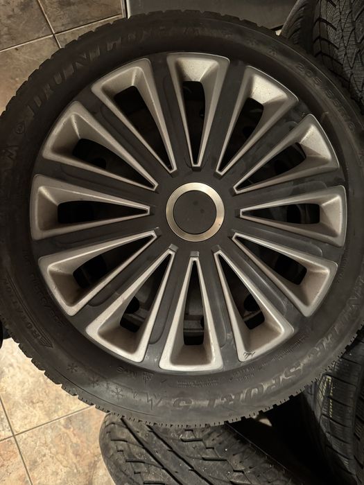 Set jante +anvelope 205/55/16 iarnă Dunlop folosite maxim 2000km!!! Sanpetru • OLX.ro