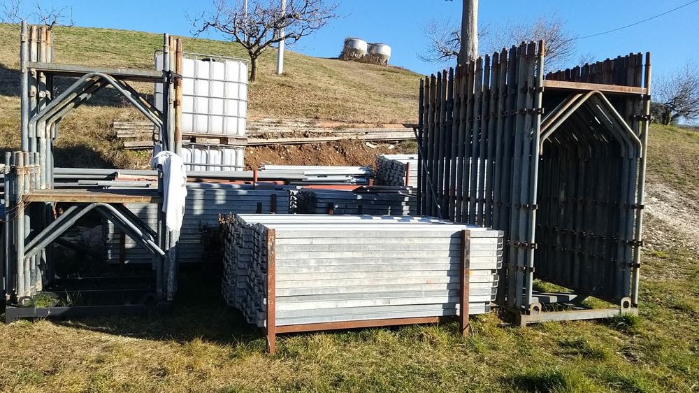 Inchirieri schela, popi, panouri / Lucrari constructii, canalizari etc ...