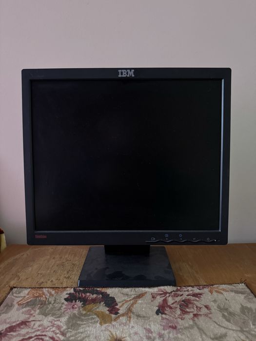 Монитор IBM . гр. Ямбол Мототехника • OLX.bg