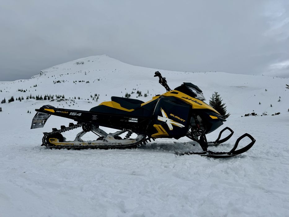 Snowmobil Ski-doo Summit X 800R e-tec Borsa • OLX.ro