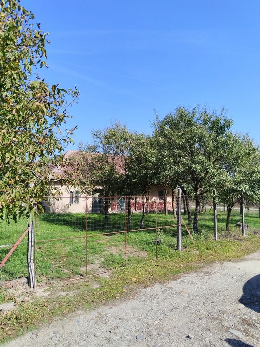 Casă de vânzare. Mihaieni • OLX.ro