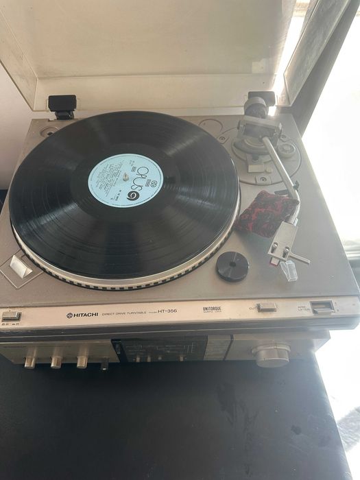 Грамофон Hitachi HT 356 с. Приселци • OLX.bg