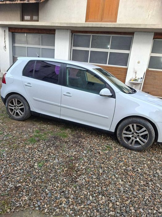 Volkswagen Golf V 2008, motorina Targoviste • OLX.ro