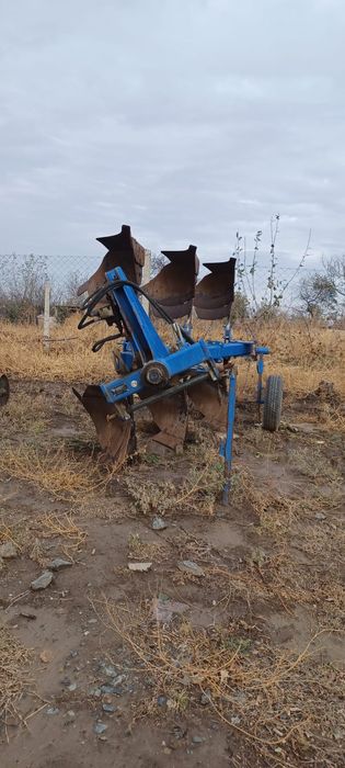 Plug reversibil 3 trupițe Rachelu • OLX.ro