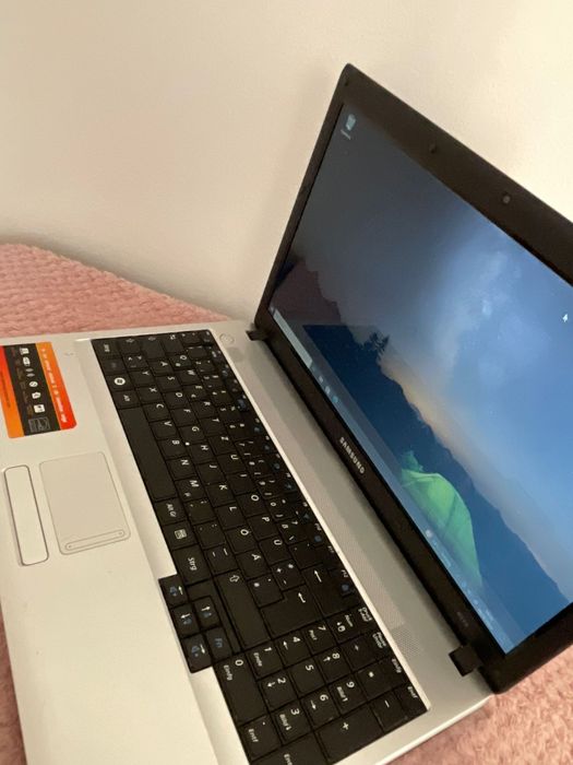 Vând laptop Samsung Bucuresti Sectorul 3 • OLX.ro
