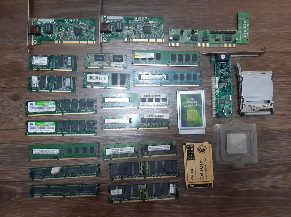 Componente PC modele vechi, diverse, pentru nostagici si colectionari ...