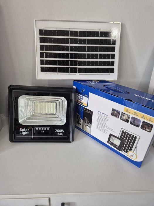 Proiector cu Panou Solar si Telecomanda JORTAN, Rezistenta IP66 200W ...