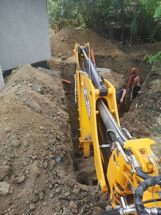 Inchiriem buldo / buldoexcavator pentru sapaturi, santuri, deszapazire ...