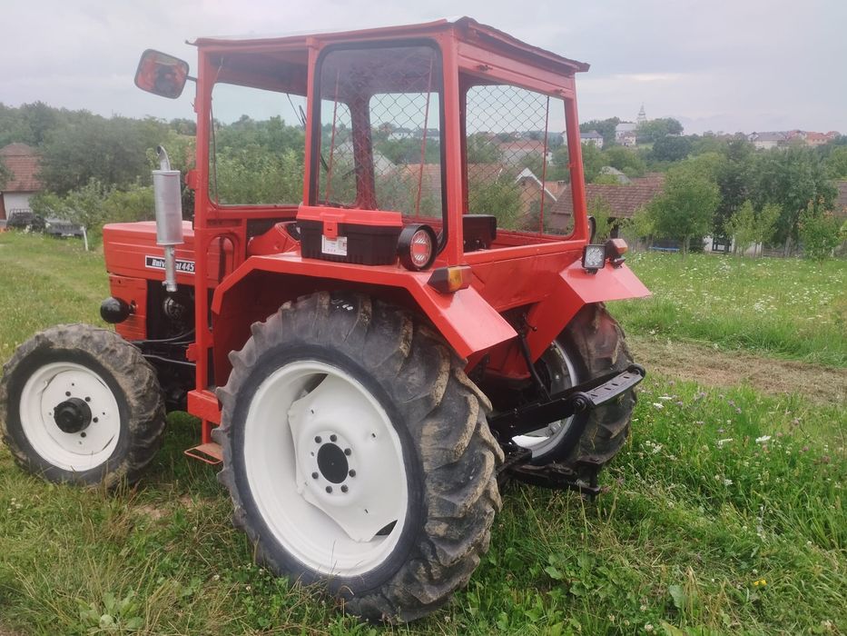 Tractor utb 445 4x4 cutie cu 2 manete Motor in 3 cilindrii Cutie cu 2 ...