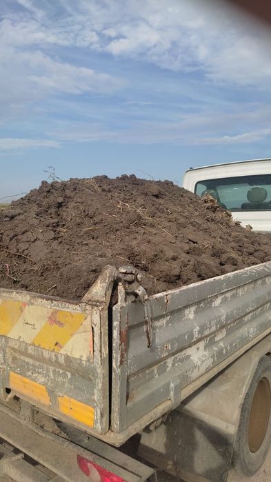 Vand pamant negru vegetal ( pentru gradina si solar), mranita ,nisip ...