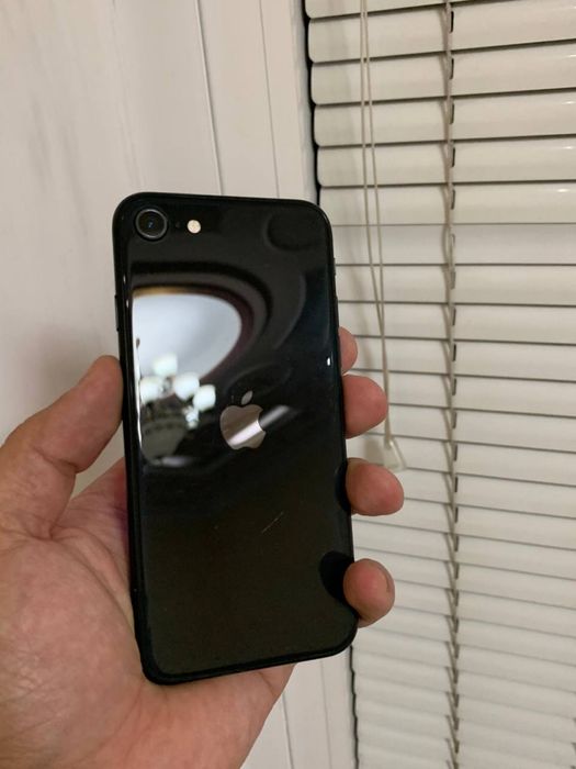 Iphone Se 2020 sotiladi: 1 050 000 сум - Мобильные телефоны Назарбек на Olx