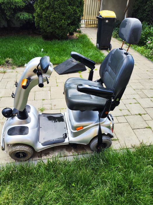 Carucior de batrani Meyra Ortopedia defect scuter electric Ploiesti ...