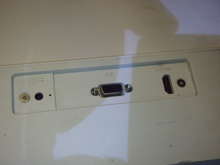 Monitor 24" HP M24FW Full HD IPS , functional cu display spart Ibrianu ...