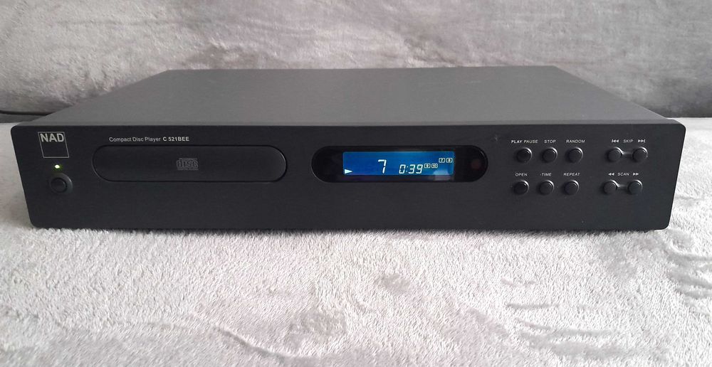 NAD C521 BEE cd-player Hi-Fi de referinta 5* Oradea • OLX.ro