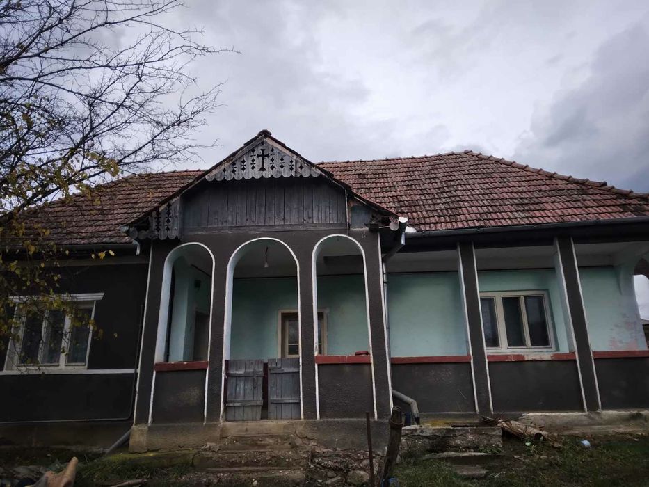 Vand casa in Sarmasel Sarmasel • OLX.ro