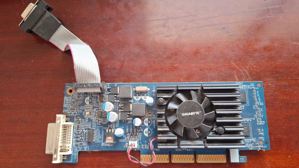 Placa Video GIGABYTE - NVIDIA GeForce 6200 GPU AGP 8X - 512MB gddr2 Alexandria • OLX.ro