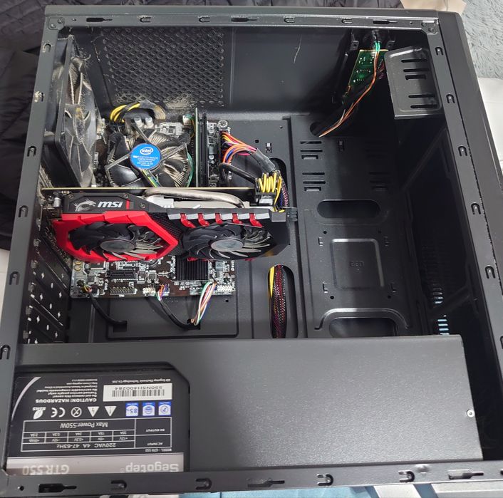 Unitate PC + Monitor Acer Brasov • OLX.ro