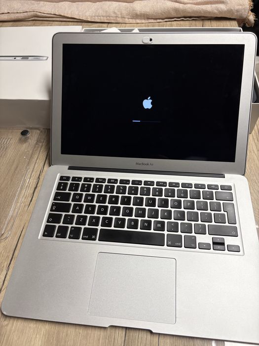 Macbook air 13 inch Bucuresti Sectorul 4 • OLX.ro