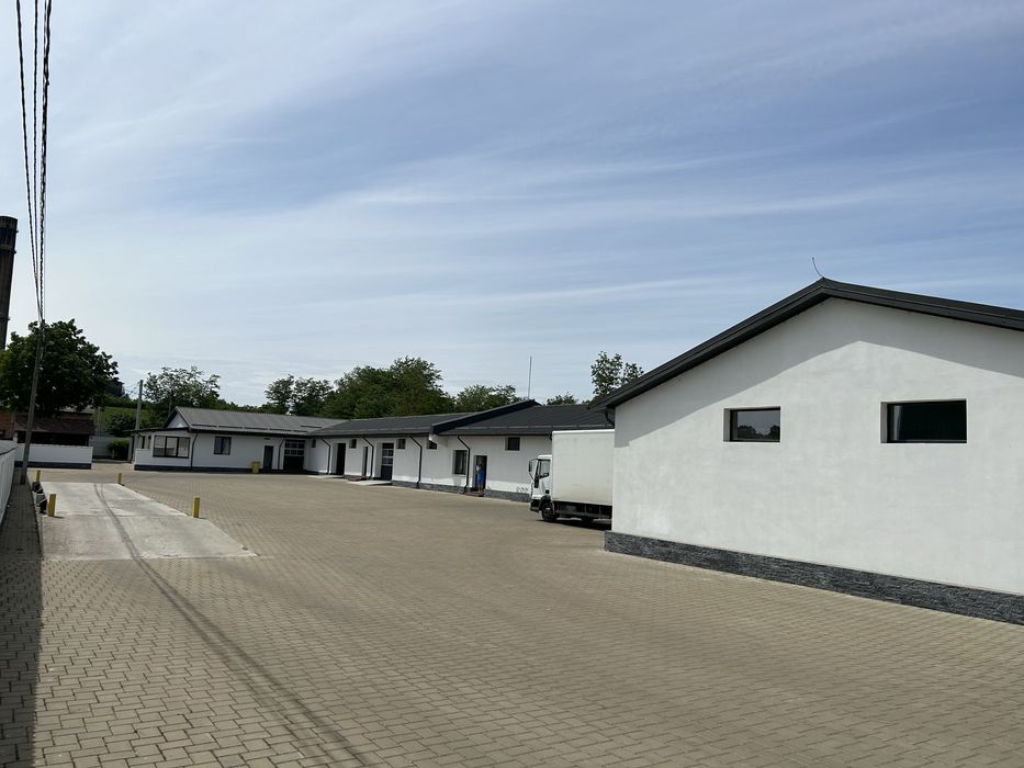 Inchiriez Hala/Depozit /500 mp /cantar 60 t Roman • OLX.ro