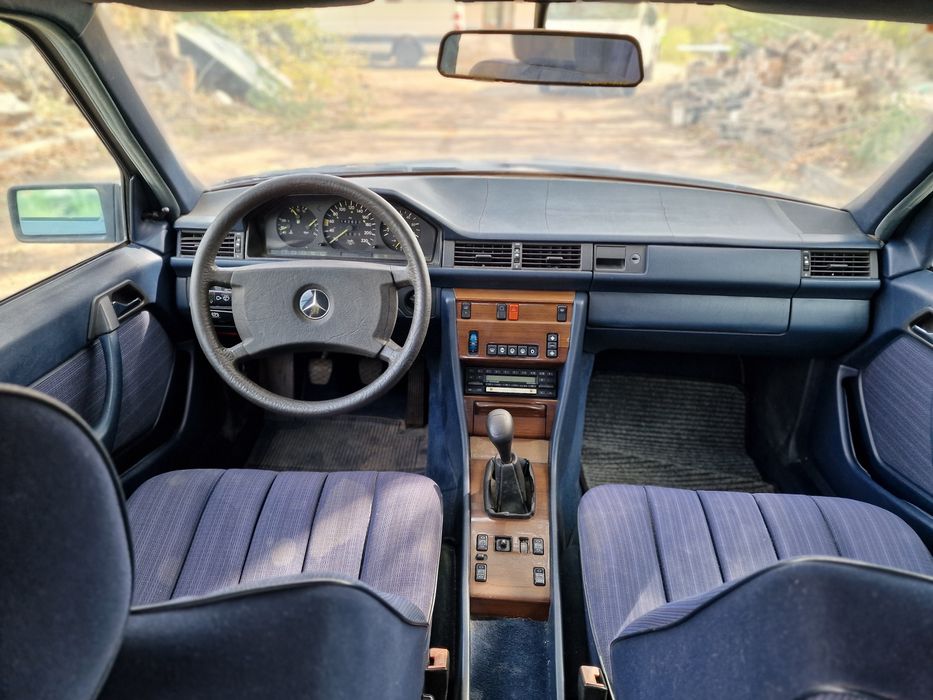 Mercedes W124 E300D motor 3.0 an 1987 diesel Craiova • OLX.ro