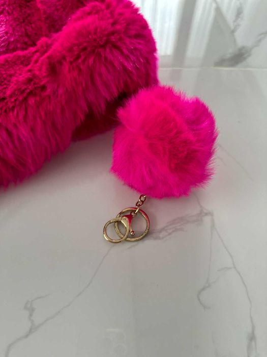 Дамски пухен къс елек + два подаръка рокля на MANGO и пухкав ключодър гр. Варна Възраждане 1 ...