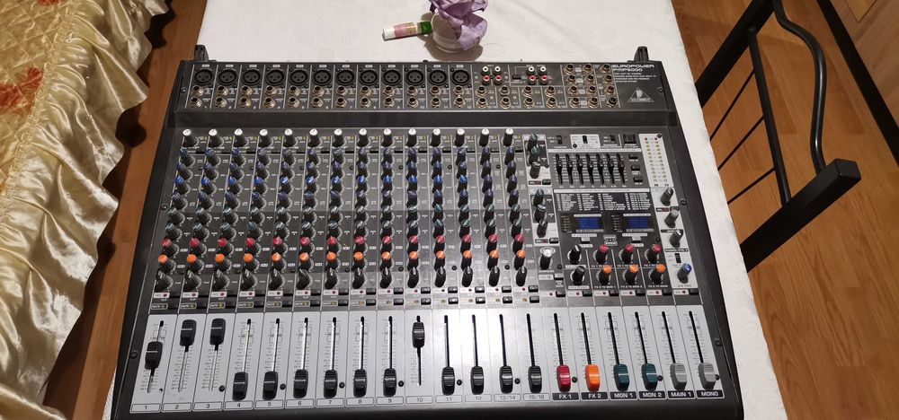 Пулт Беринджер 6000 с. Белозем • OLX.bg