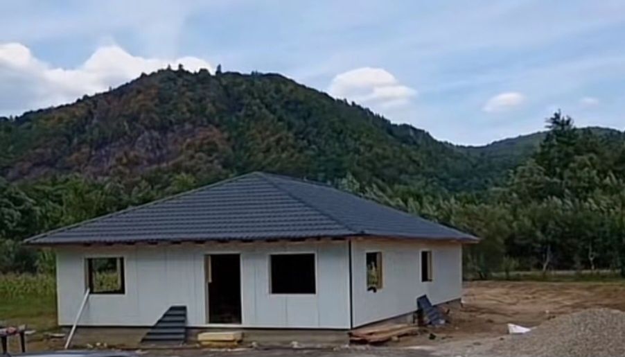 Case modulare pe structură metalică locuibile Brasov • OLX.ro