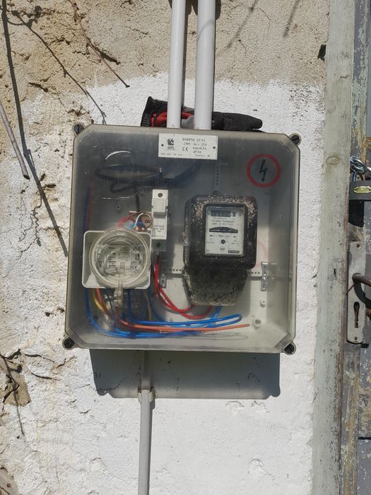 Casa bătrânească cu 5000 m² intravilan Aricestii Zeletin • OLX.ro