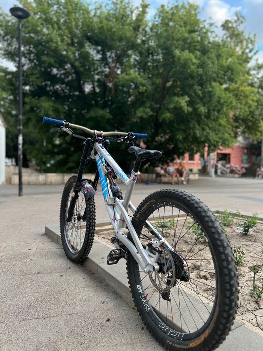 Колело мекица DH гр. Плевен 9-ти квартал • OLX.bg