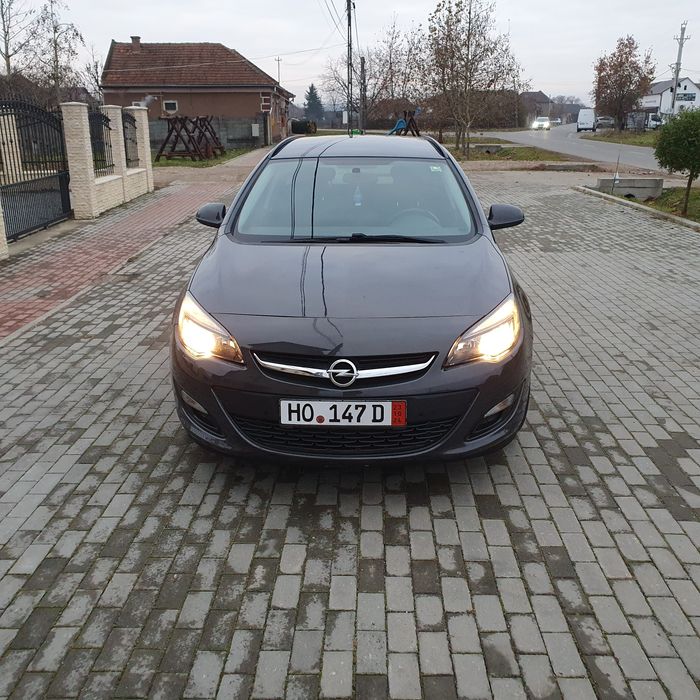 Opel Astra J Sport-Tourer 1.6CDTI 136 CP 2015 Euro-6 Navi 186000-KM ...