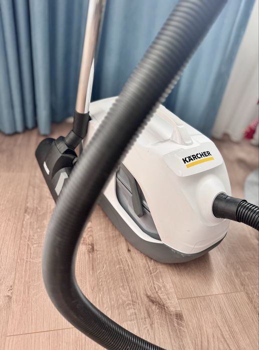 Karcher DS 6 премиум прахосмукачка с воден филтър гр. София 7-ми 11-ти километър • OLX.bg