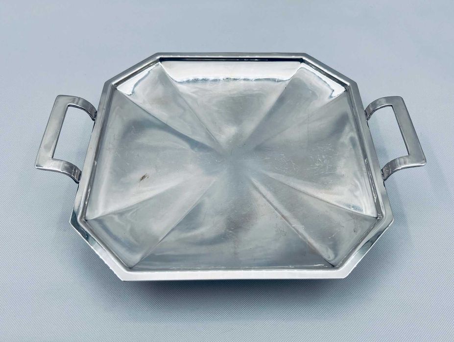 Tava argintata cu manere - EPNS Anglia Bucuresti Sectorul 4 • OLX.ro