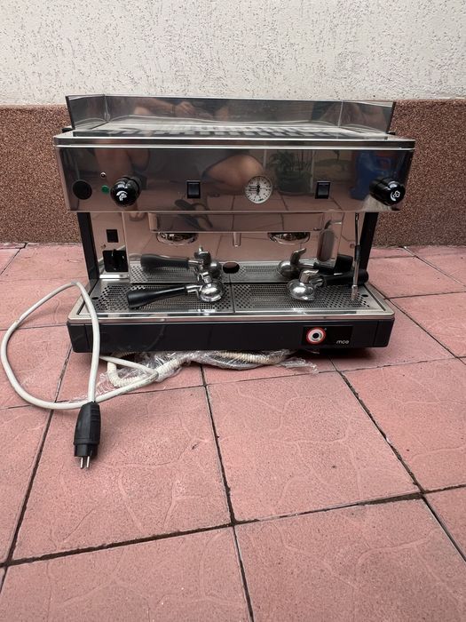 Espressor MCE - semiautomat + Rasnita Ilfov Baneasa • OLX.ro