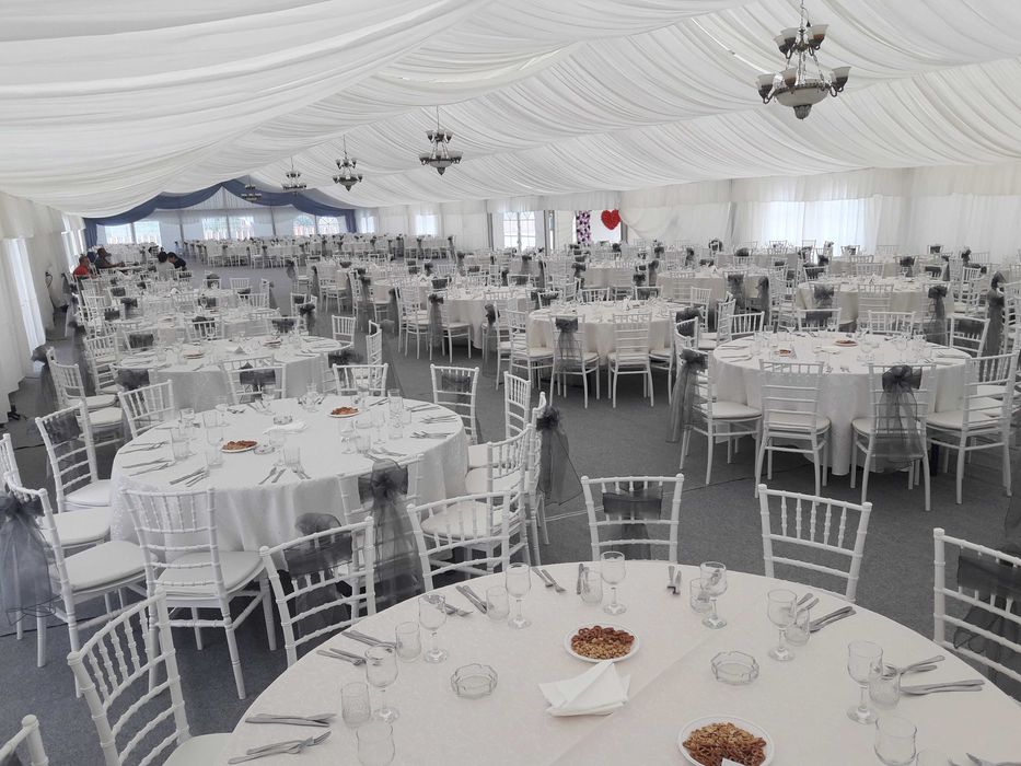 Scaune Chiavari de Vanzare Pernute Scaune Huse Vand Mese Rotunde 1.80 ...