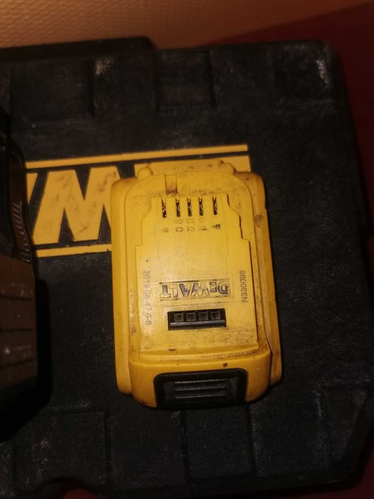 Laser Dewalt 18v Ceuasu de Campie • OLX.ro