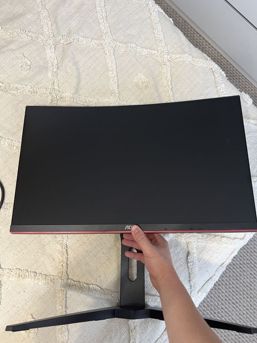 Monitor gaming curbat 144hz AOC 24” inch Butimanu • OLX.ro
