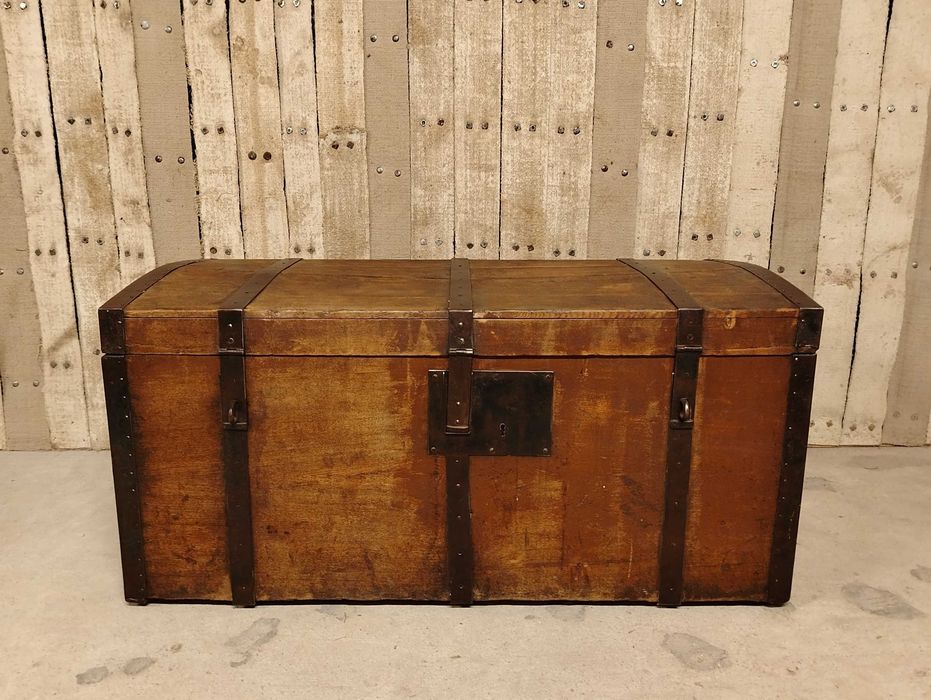 Cufar foarte vechi din lemn masiv/Lada Gradistea • OLX.ro