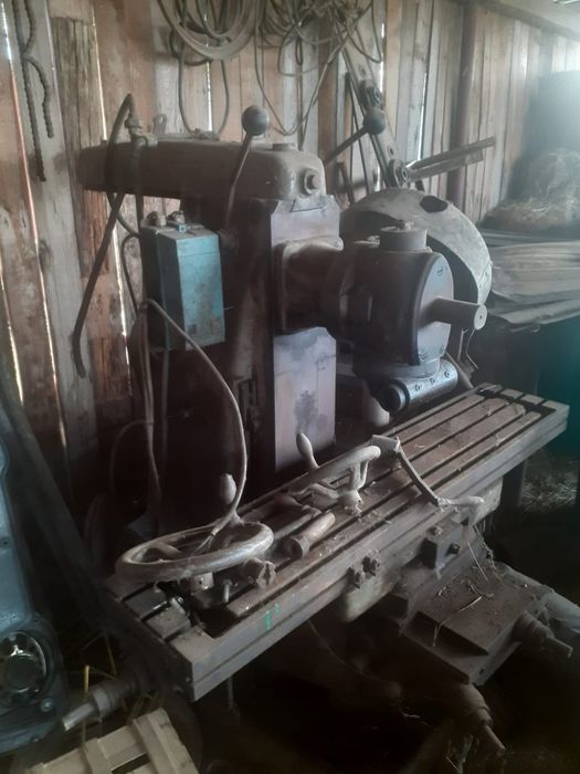 Freza universala,ciocan pneumatic,raboteza șeping Buntesti • OLX.ro