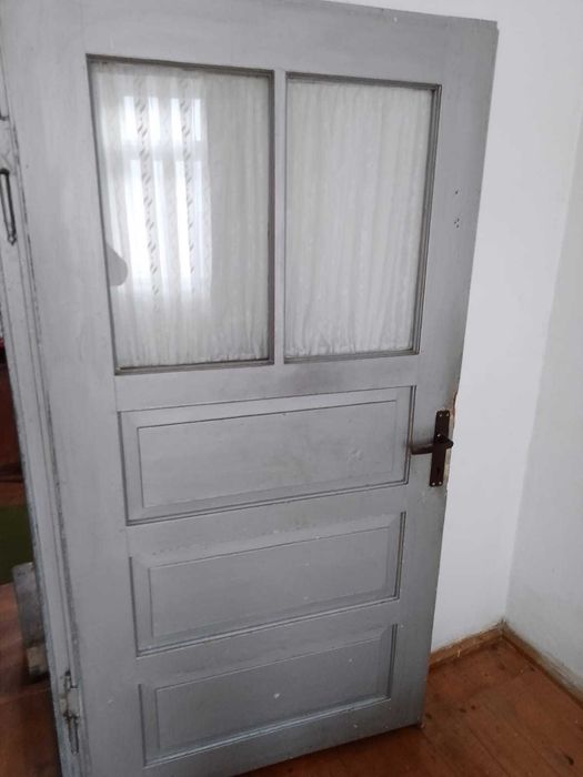 Usi din lemn vechi , din anul 1960 Bistrita • OLX.ro