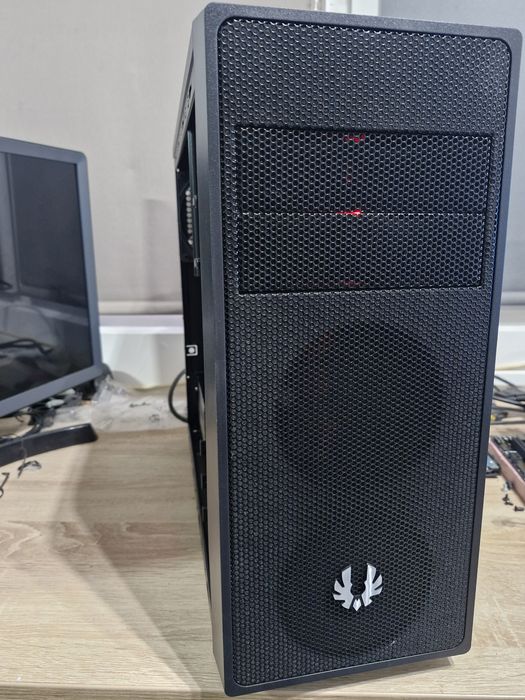 Unitate pc gaming i5 7400,16gb ram, ssd 512gb, Rx580 8gb Ploiesti • OLX.ro