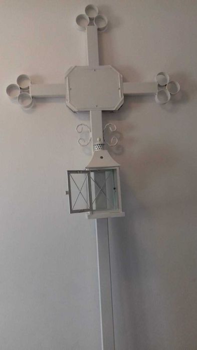 Cruce din fier cu felinar,pentru mormânt TRANSPORT GRATUIT Bacau • OLX.ro