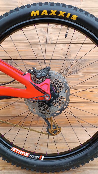 Bicicleta second hand Enduro PIVOT MACH 5.5 rosu, carbon, marime M ...