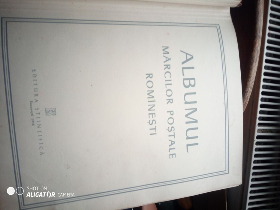 Vindem colecția de timbre multe rare și vechi peste 50 de clasoare ...