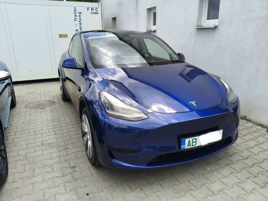Tesla Y din 2024, că nouă. Pianu de Jos • OLX.ro