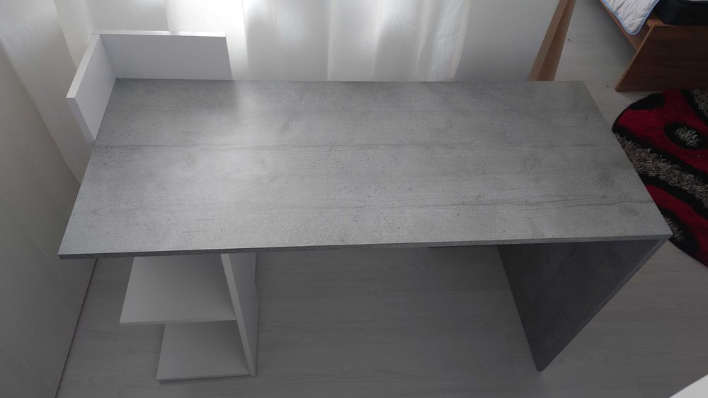 Vând birou gri cu alb Bucuresti Sectorul 5 • OLX.ro